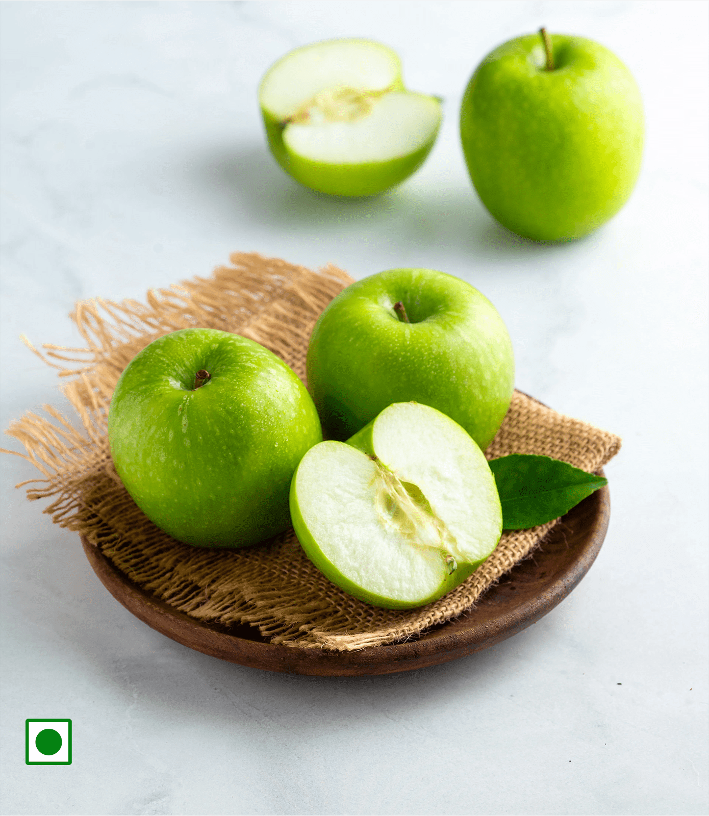 Buy Green Apple (Sebu) 4 pieces Online At Rs. 318 | Instant Delivery