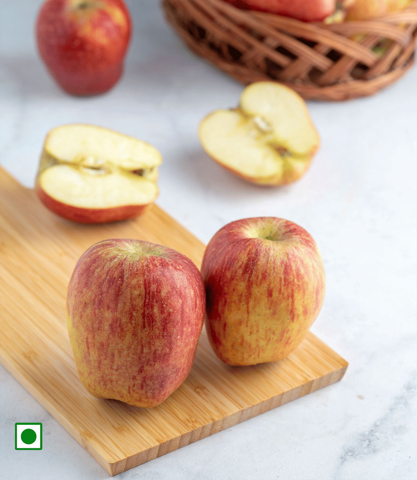 Buy Farmpik Farmpik Kinnaur Apple 2 pieces Online At Rs. 107 | Instant ...