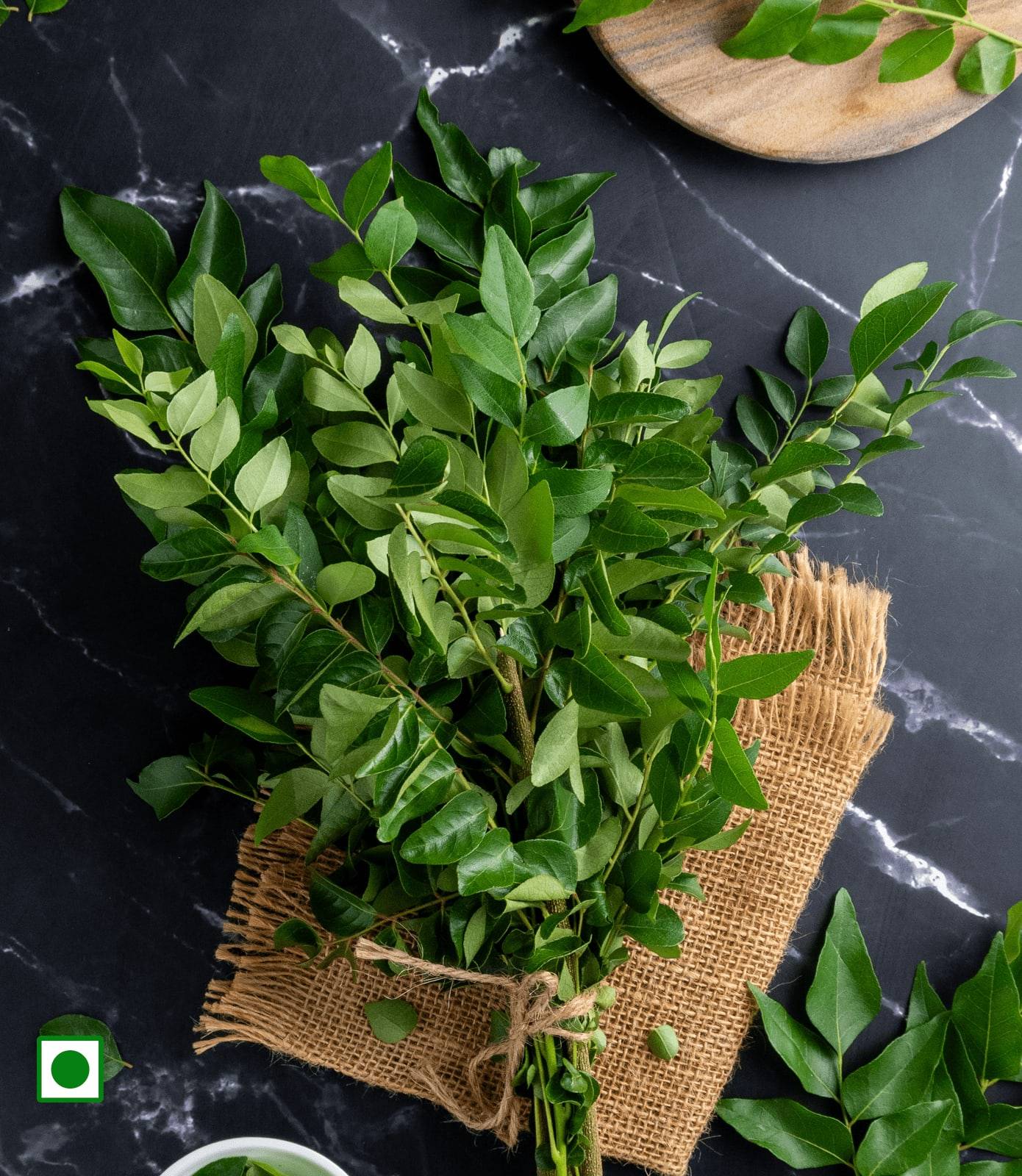 Buy Curry Leaves (Karibevu) 2 Bunch Online At Rs. 38 | Instant Delivery
