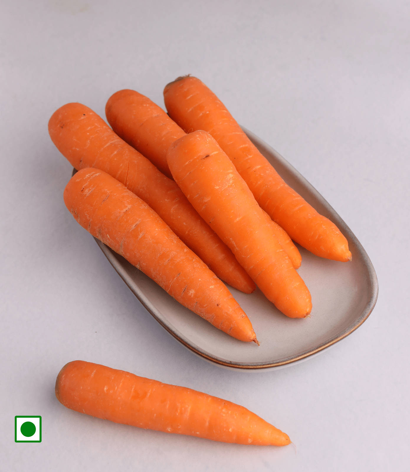 Buy Ooty Carrot 500 g Online At Rs. 140 | Instant Delivery