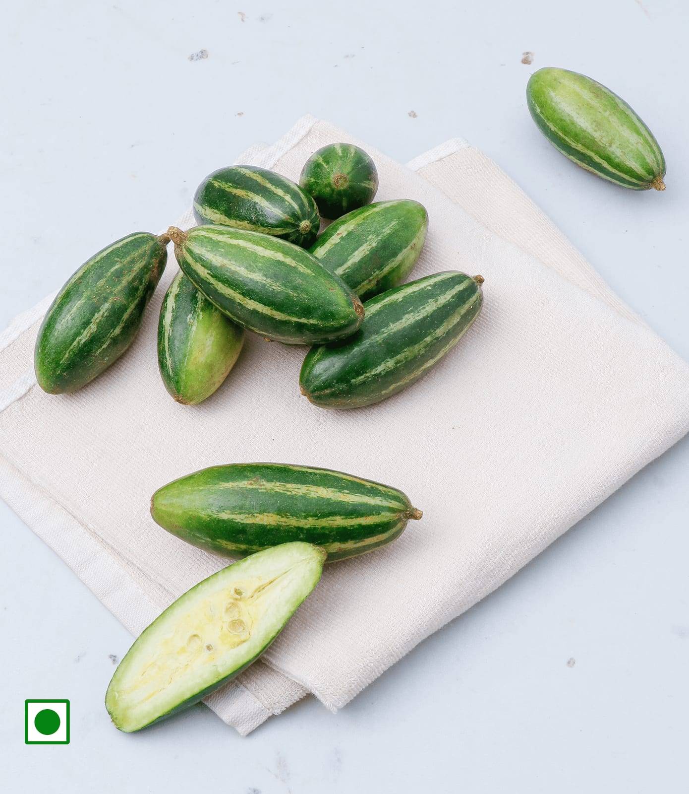 Buy Pointed Gourd (Parwal) 250 g Online At Rs. 65 | Instant Delivery