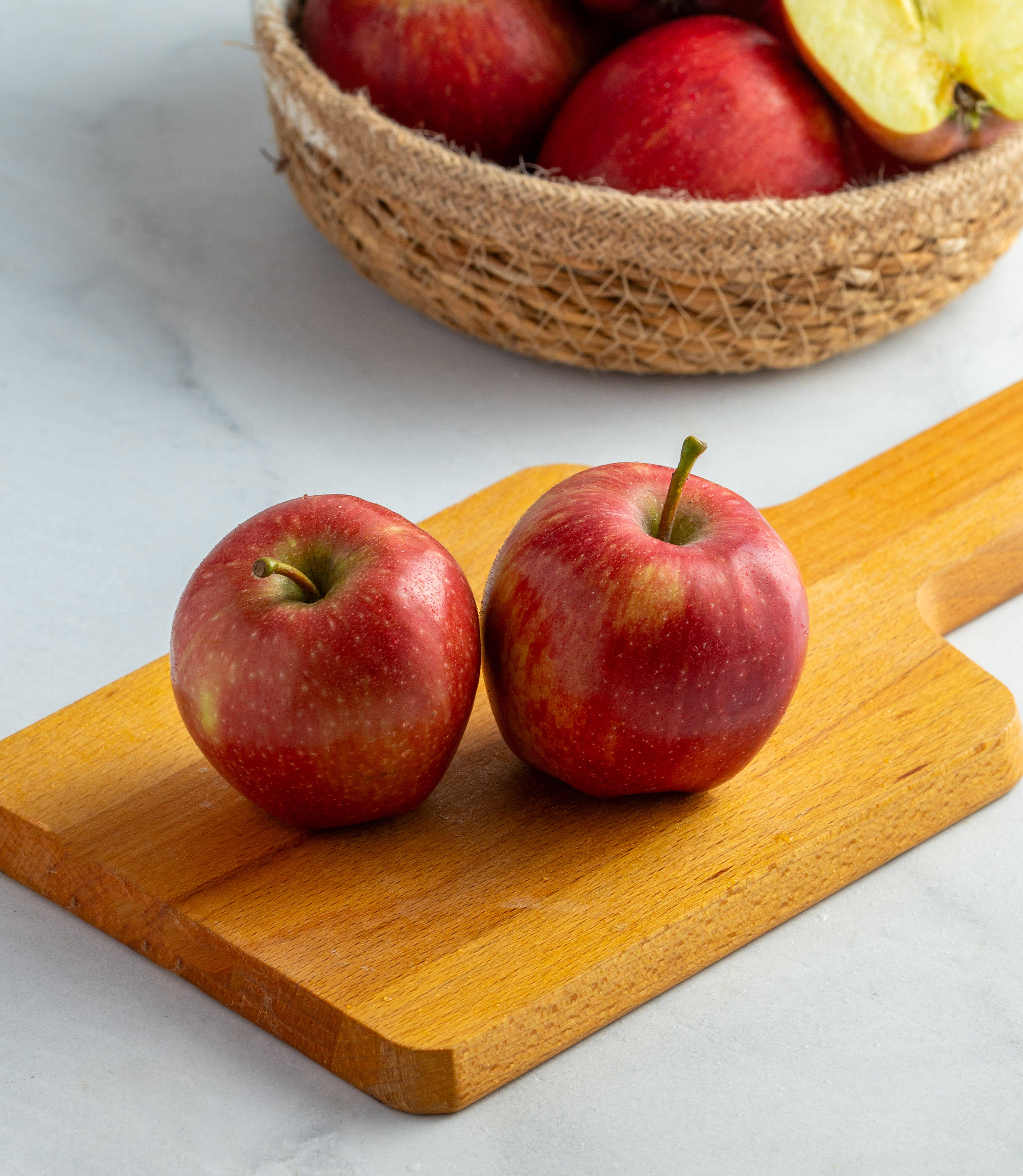 Buy Superplum Indian Apple 4 pieces Online At Rs. 180 | Swiggy Instamart